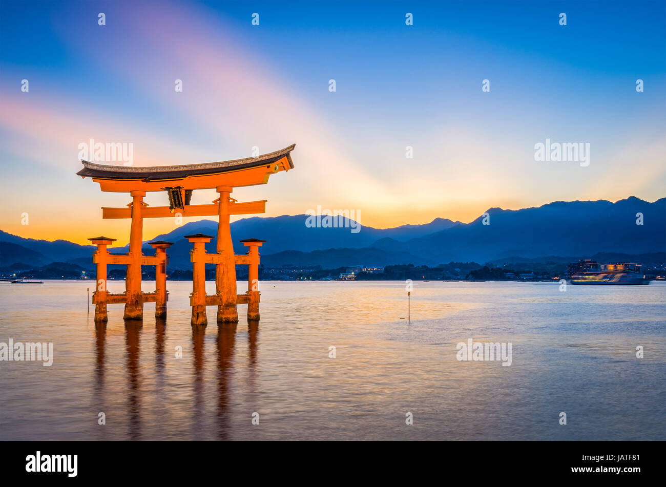 Miyajima, Hiroshima, Japan at the floating gate of Itsukushima Shrine ...