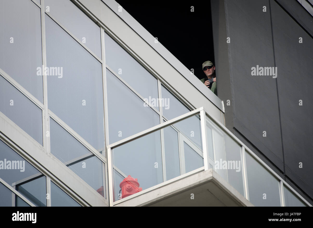 Police swat team member in hi-res stock photography and images - Alamy