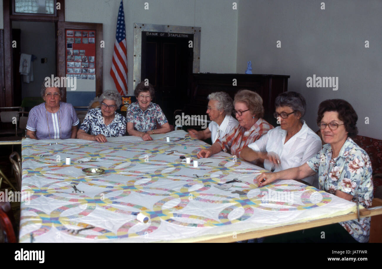 How to make an american quilt hi-res stock photography and images - Alamy