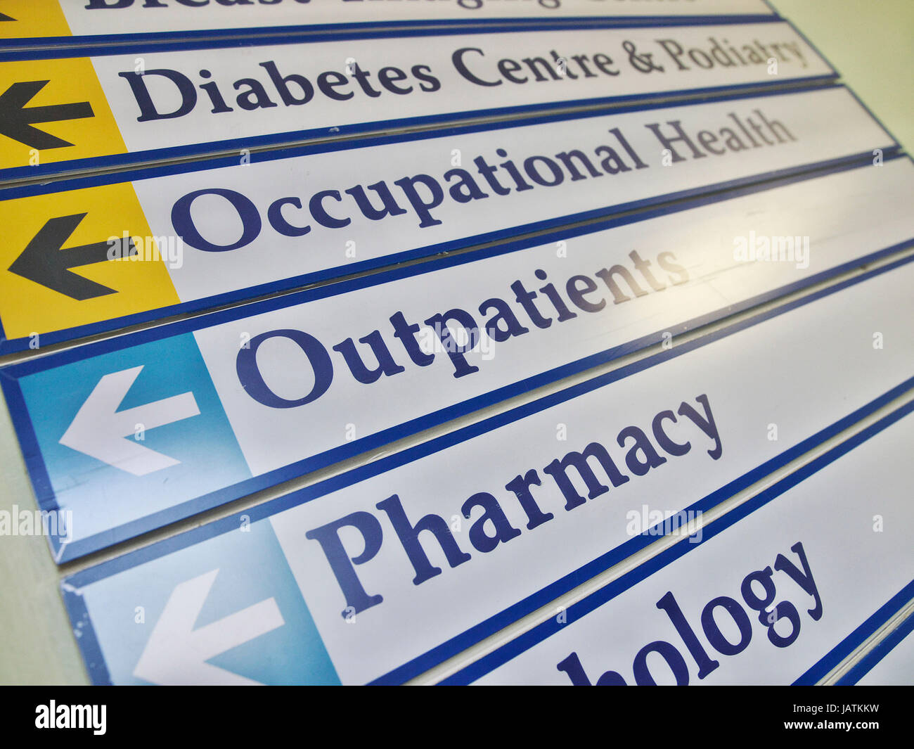 Hospital uk hi-res stock photography and images - Alamy