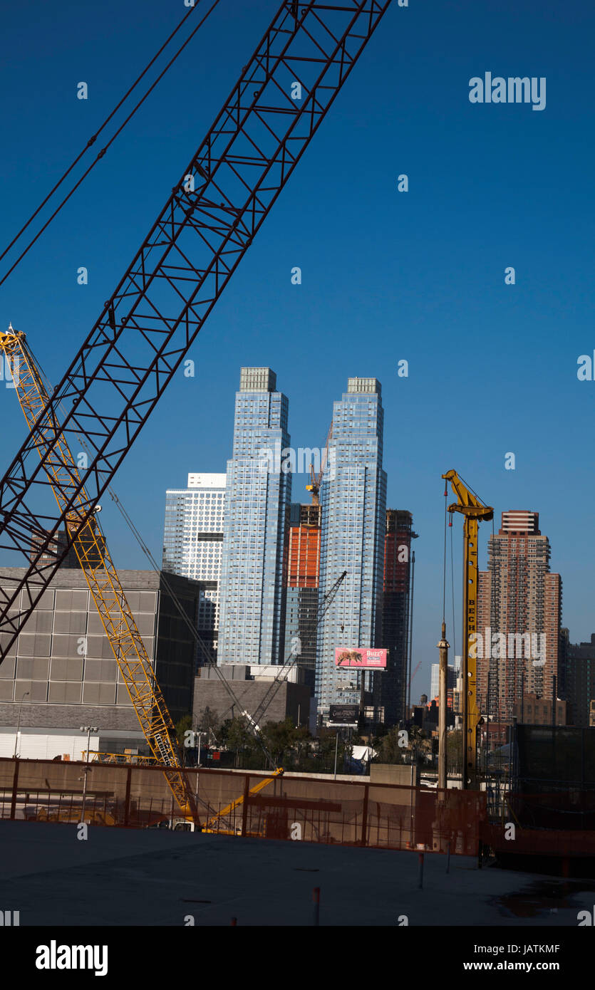 Elevated railroad 42nd street hi-res stock photography and images - Alamy