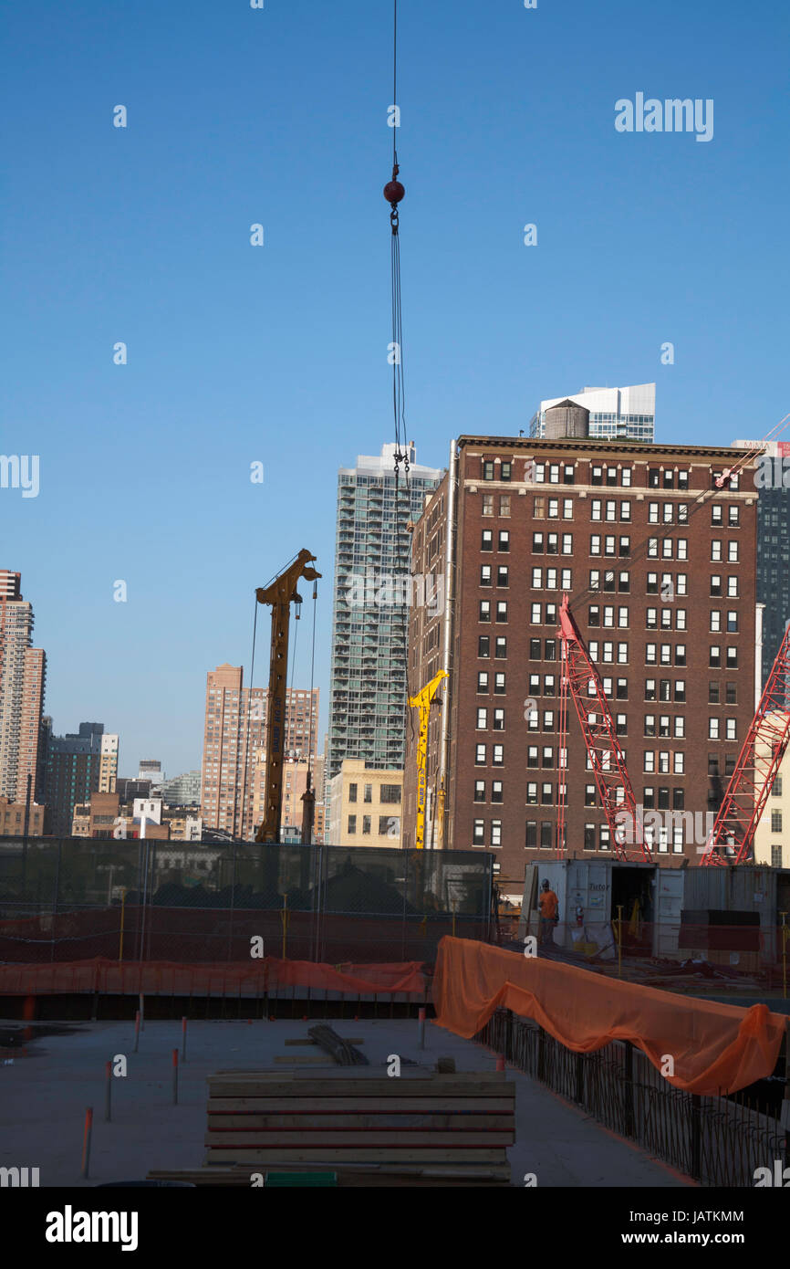 Elevated railroad 42nd street hi-res stock photography and images - Alamy