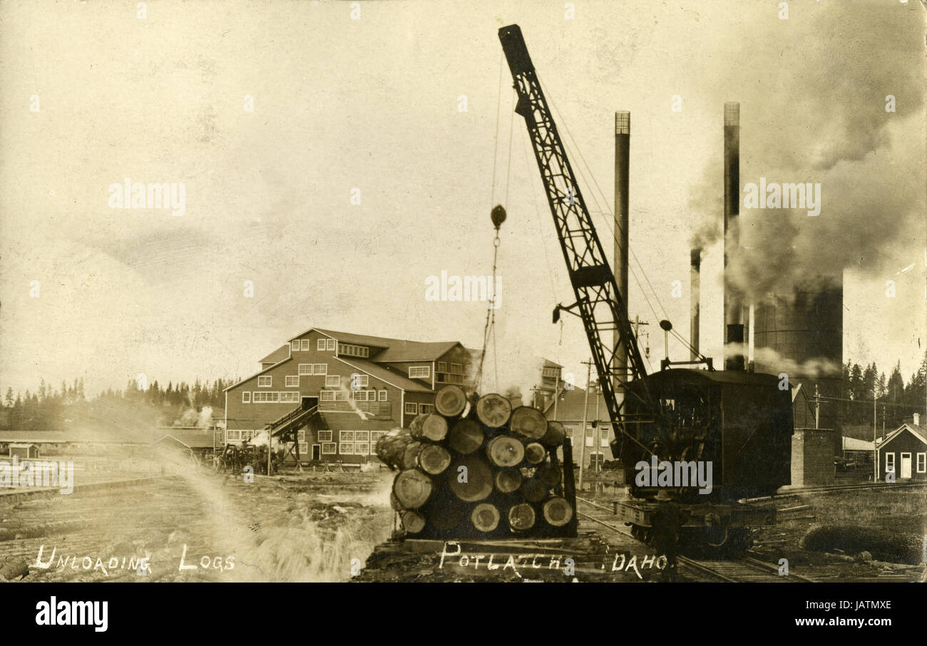 Railroad lumber hi-res stock photography and images - Alamy