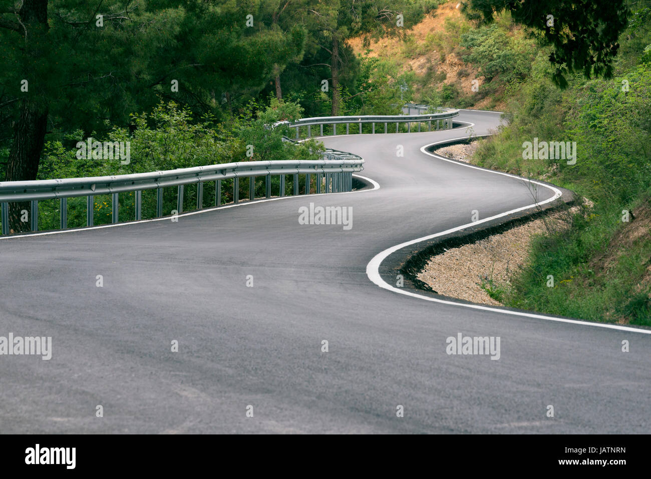 S shape road hi-res stock photography and images - Alamy
