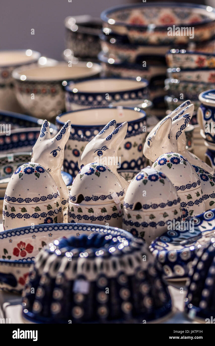 Traditional ceramic bowls hi-res stock photography and images - Alamy