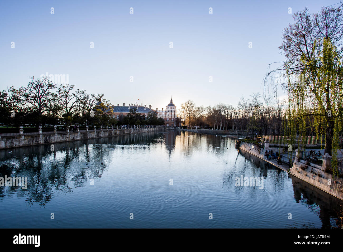 Royal palace of aranjuez lake hi-res stock photography and images - Alamy