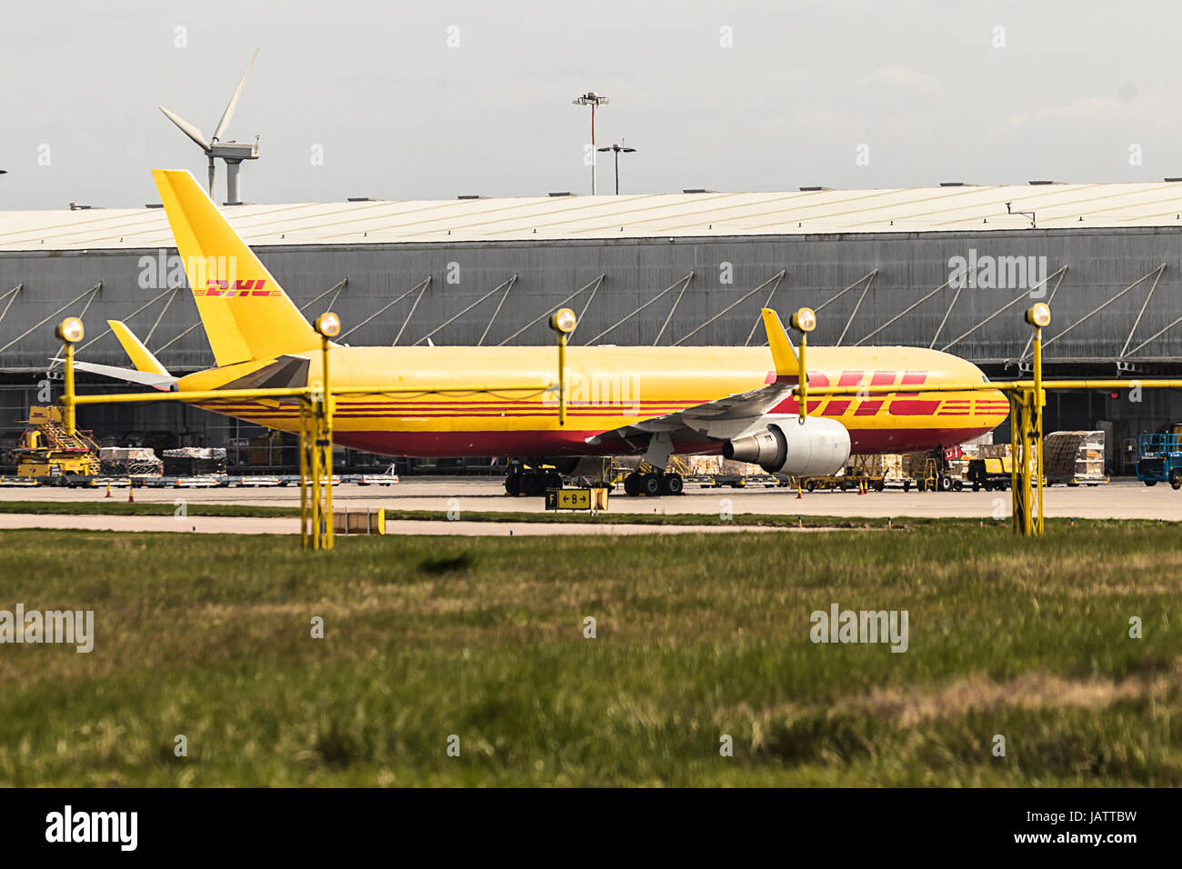 Dhl worldwide hi-res stock photography and images - Alamy