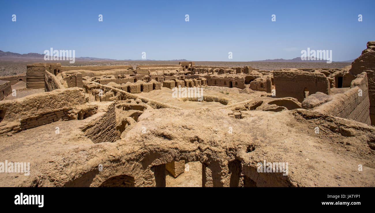 tower of abandoned desert fort iran Stock Photo - Alamy