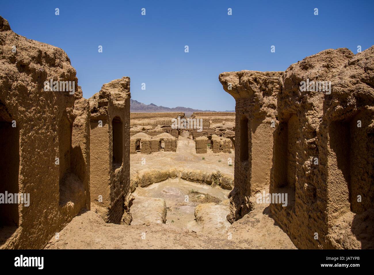 Iranian silk road desert hi-res stock photography and images - Alamy