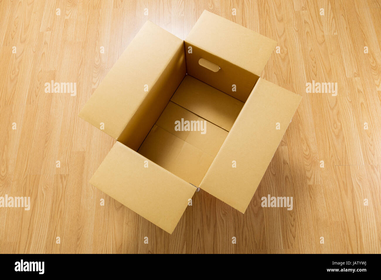 Empty brown carton box Stock Photo - Alamy