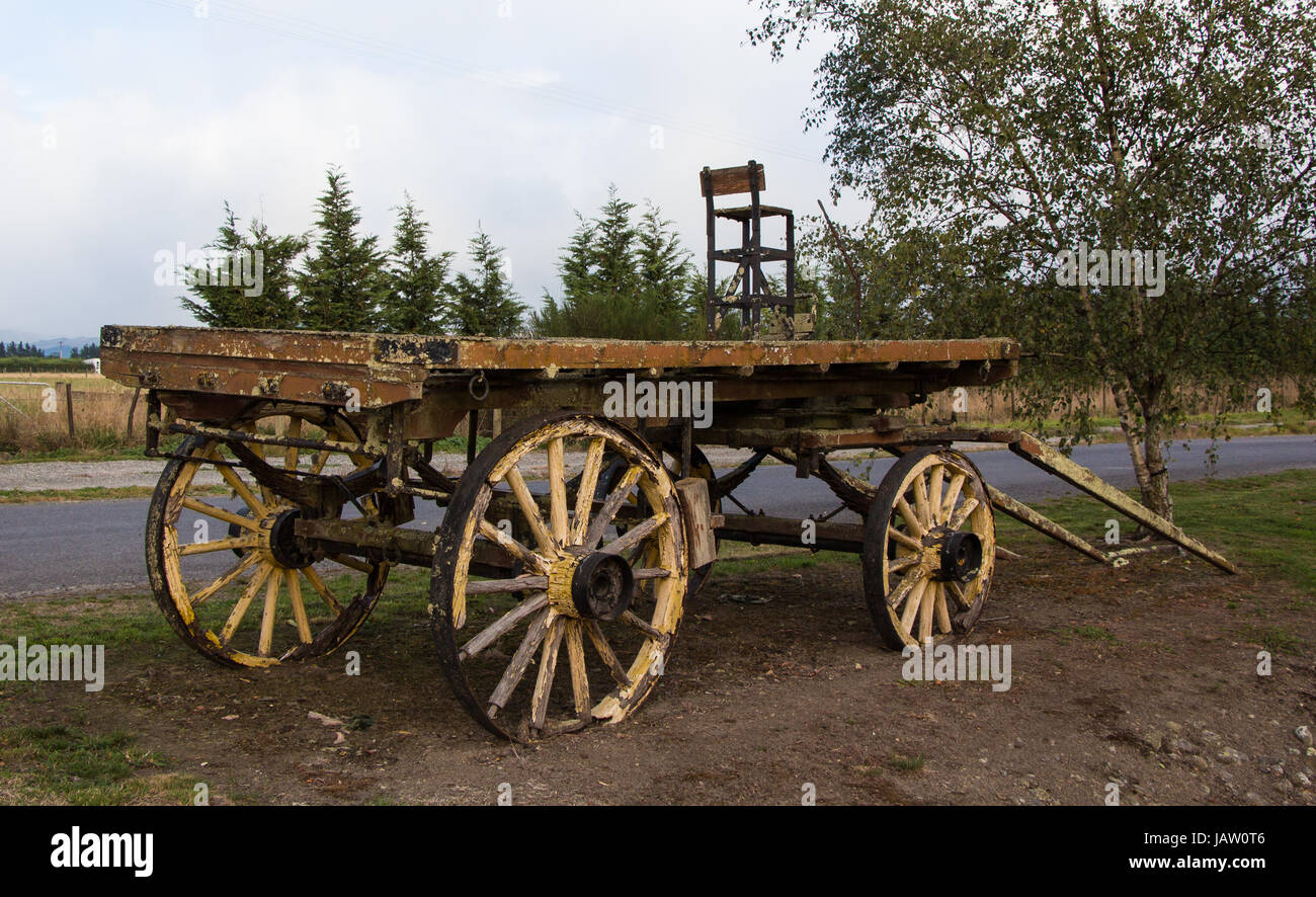 Old farm wagon hi-res stock photography and images - Alamy