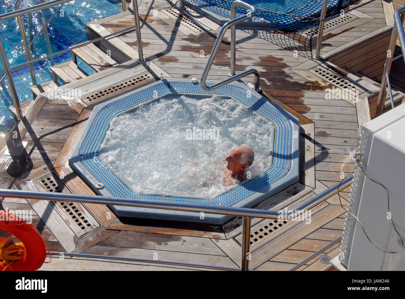 Open air jacuzzi hi-res stock photography and images - Alamy