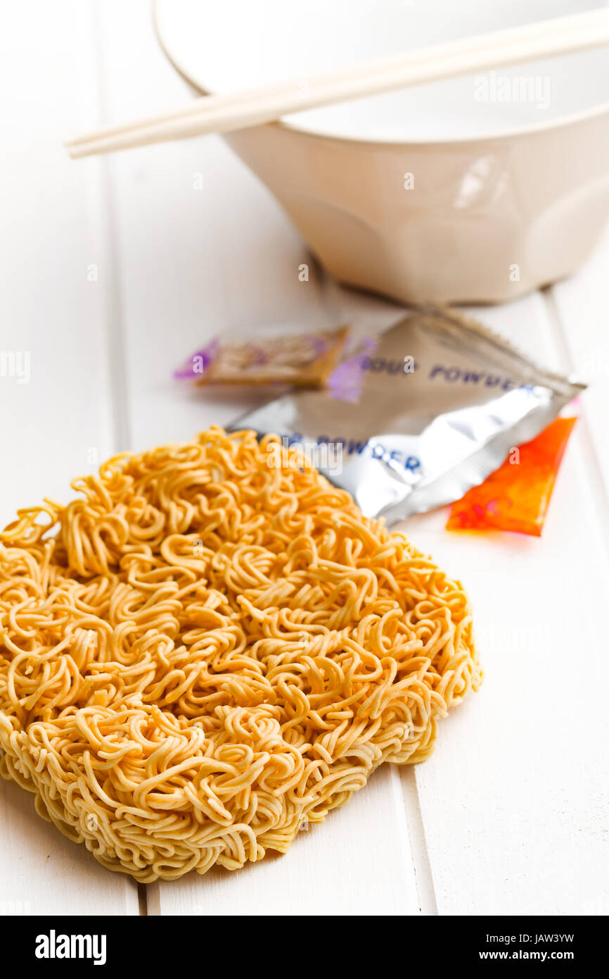 Dried noodle block hi-res stock photography and images - Alamy
