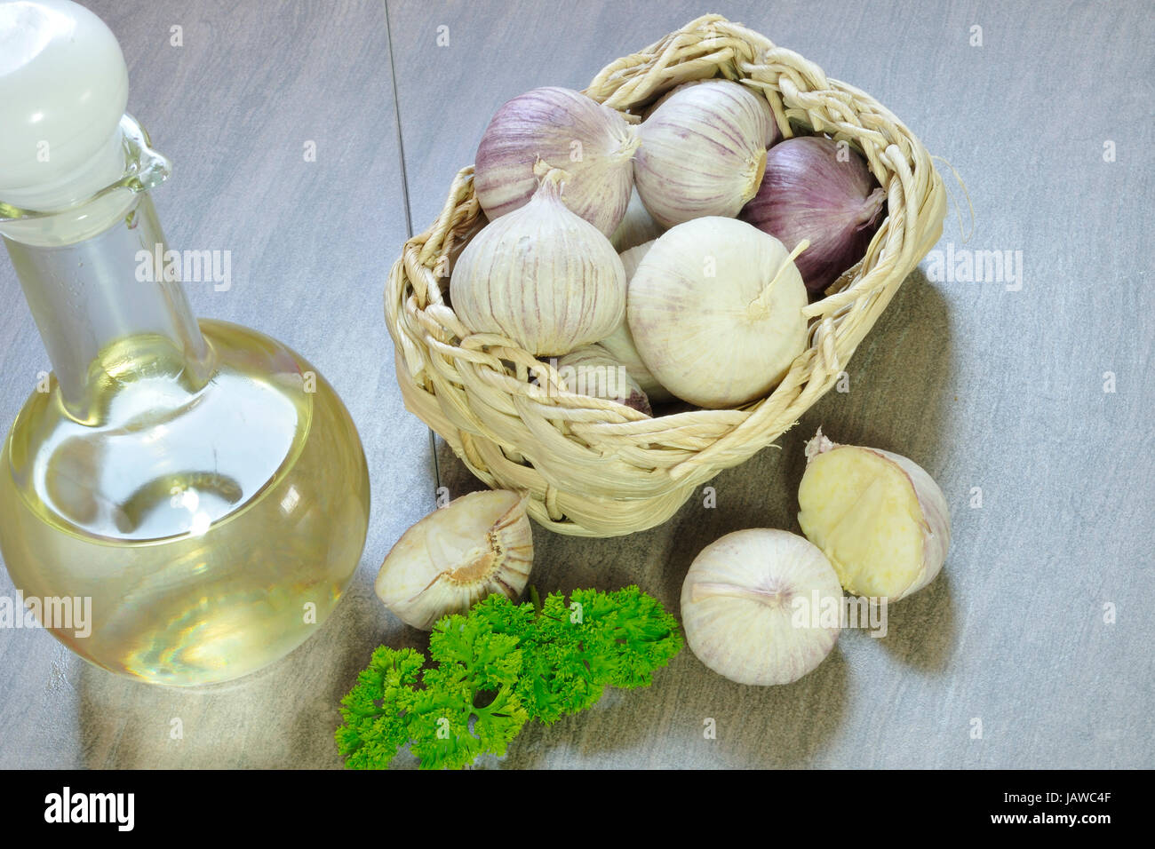 Garlic toes hi-res stock photography and images - Alamy
