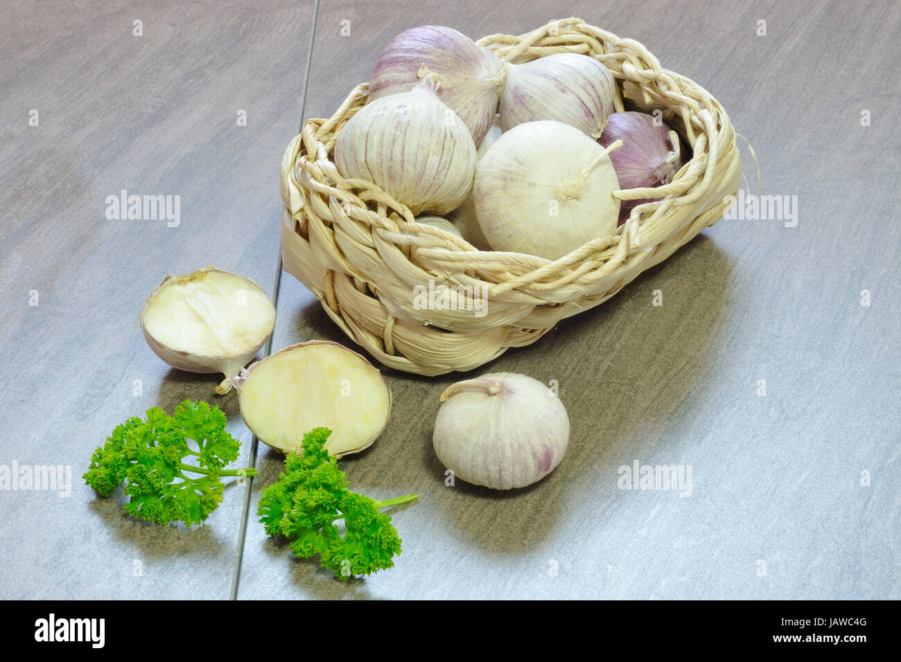 Garlic toes hi-res stock photography and images - Alamy