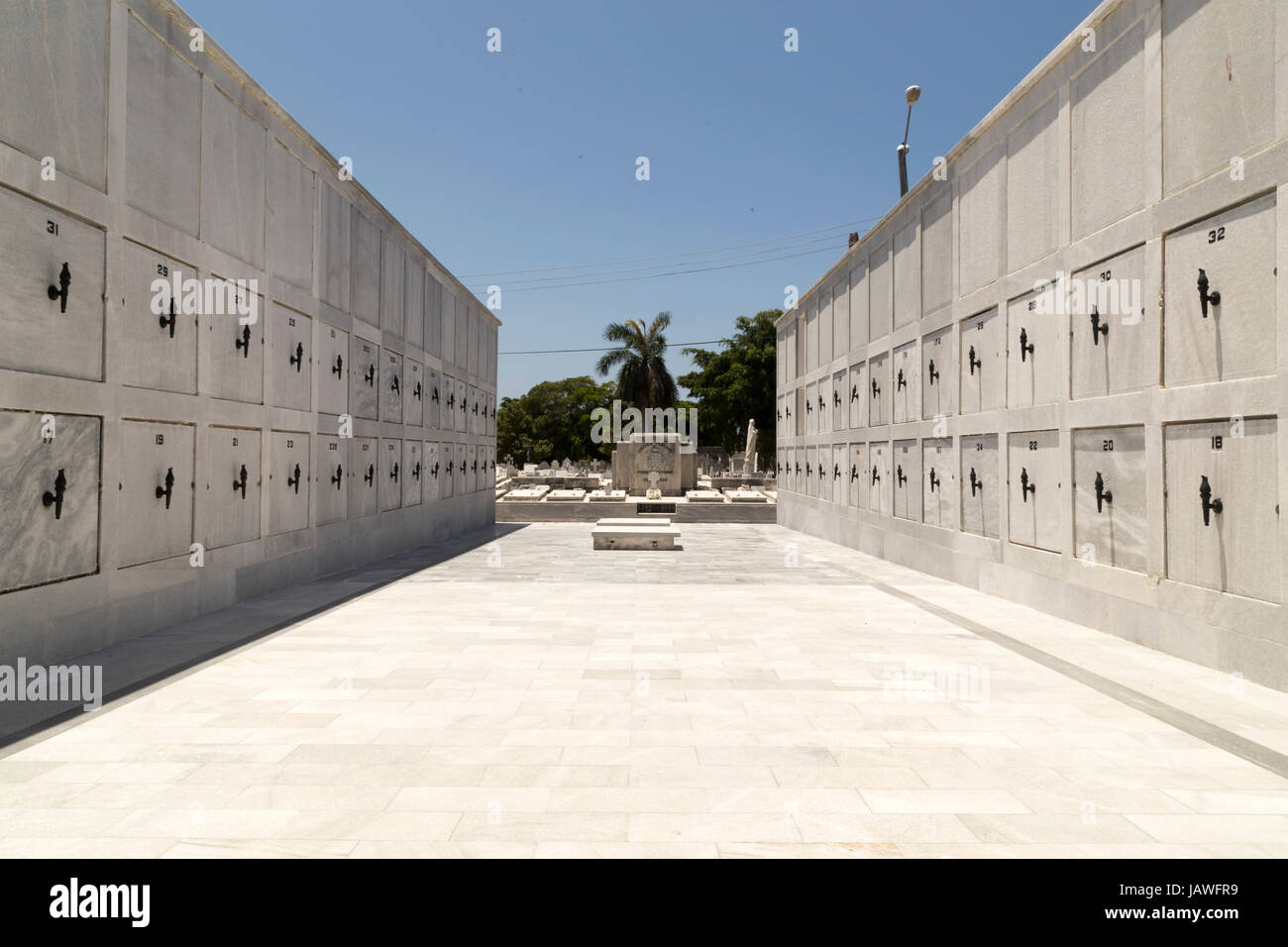 Graves of the revolutionary armed forces in the cemetery of Havana ...