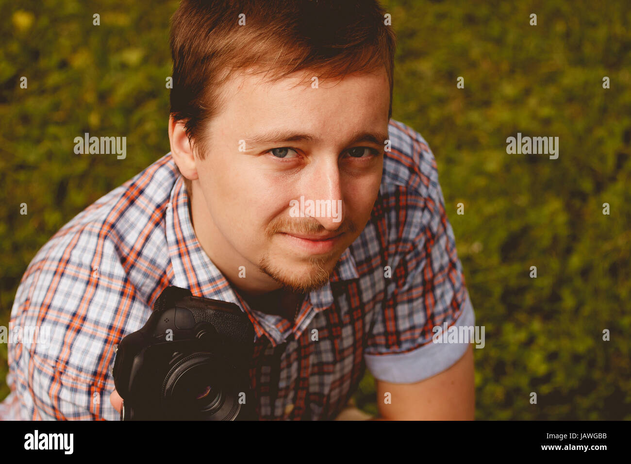 Happy photographer smiling hi-res stock photography and images - Alamy