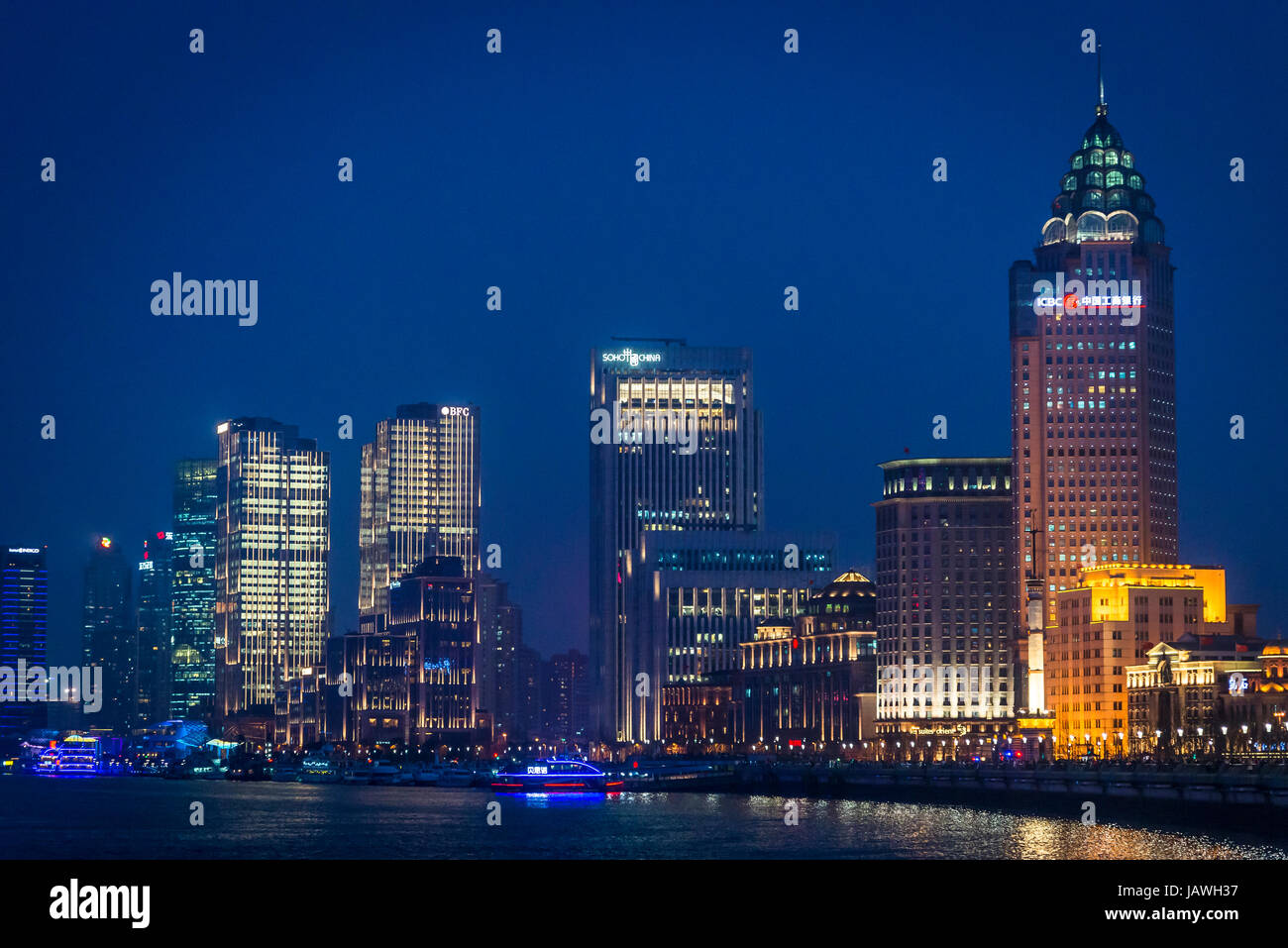 Bund waterfront promenade at night, Shanghai, China Stock Photo - Alamy
