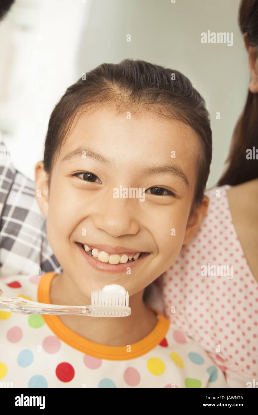 Chinese girl brushing hair hi-res stock photography and images - Alamy