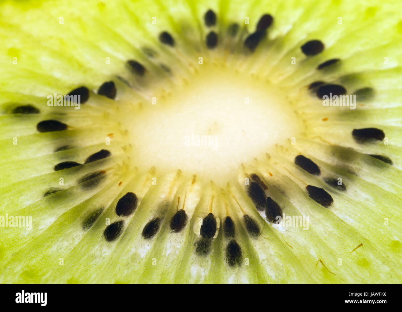 Makroaufnahme von Fruchtfleisch und Samen einer Kiwi Stock Photo - Alamy