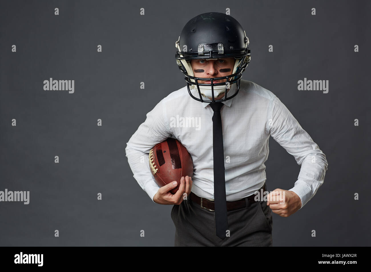 Man ready to attack hi-res stock photography and images - Alamy