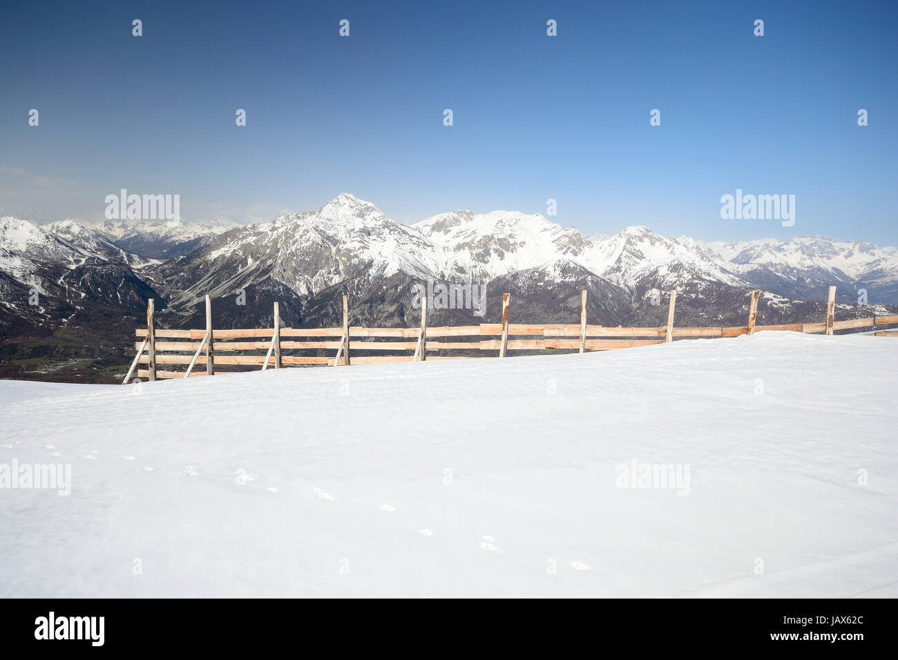 Snow avalanche ski mountain wide hi-res stock photography and images ...