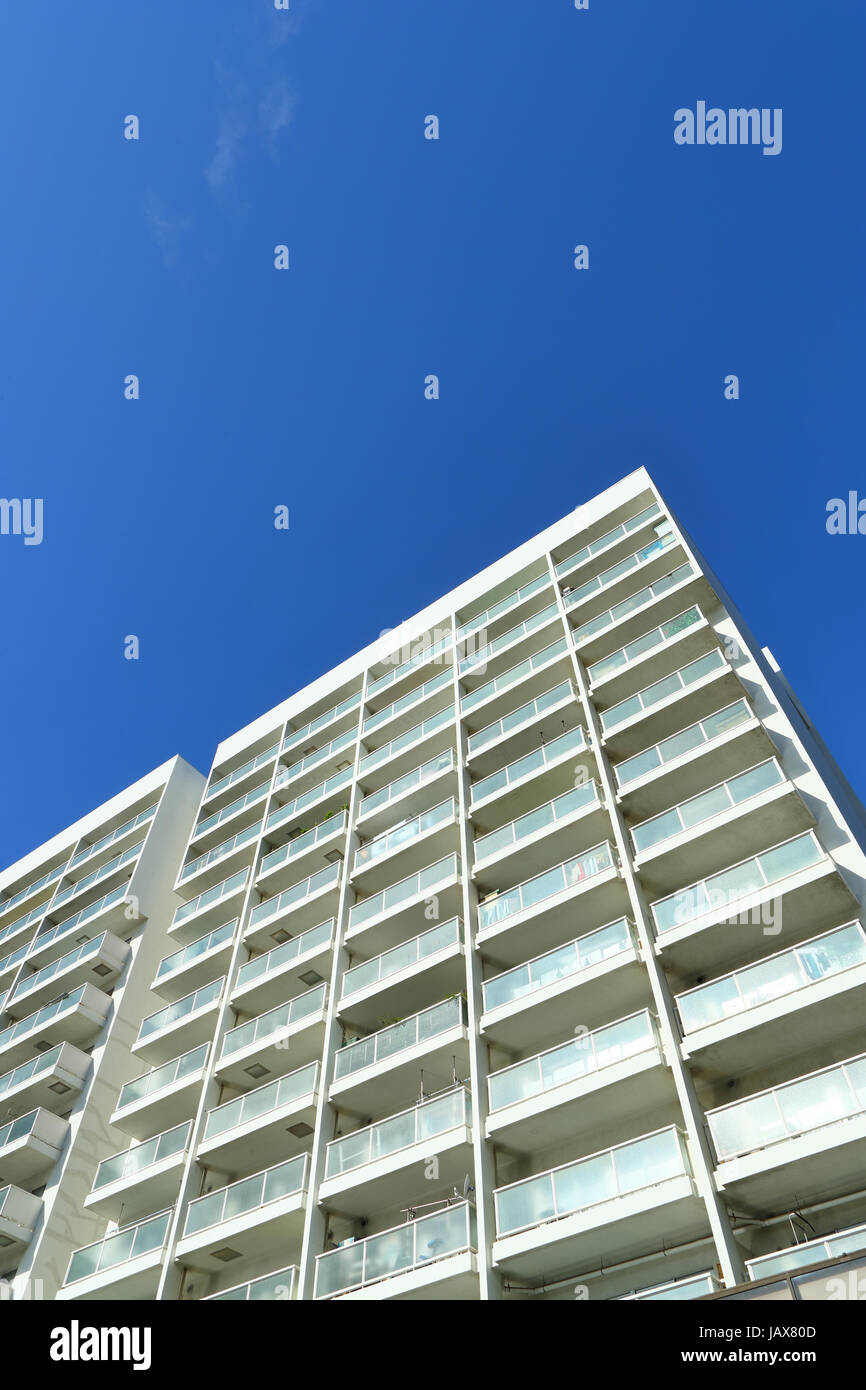 Skyscraper and blue sky, Tokyo, Japan Stock Photo - Alamy Skyscraper and blue sky, Tokyo, Japan Stock Photo - Alamy