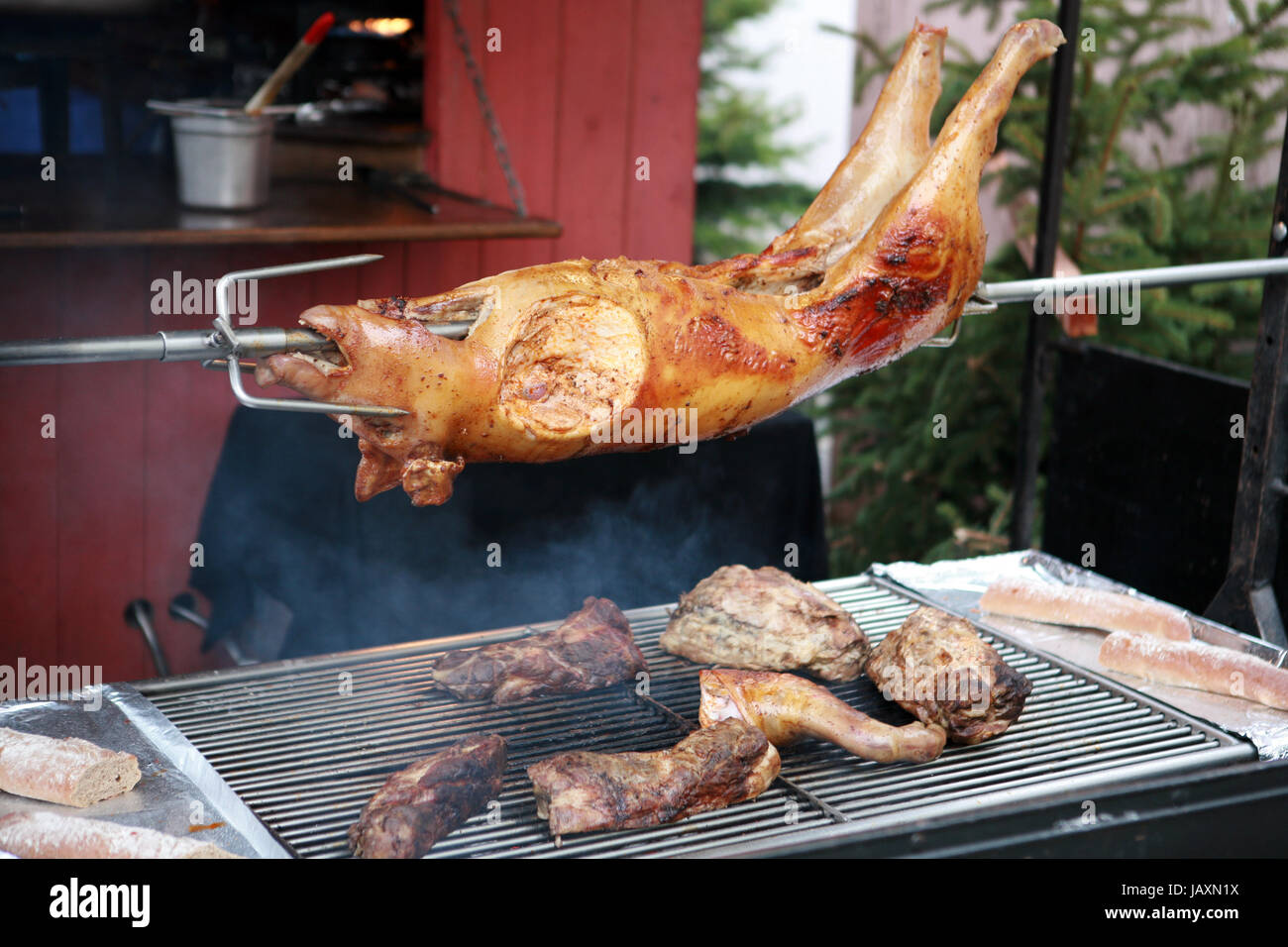 Spanferkel grillen hi-res stock photography and images - Alamy