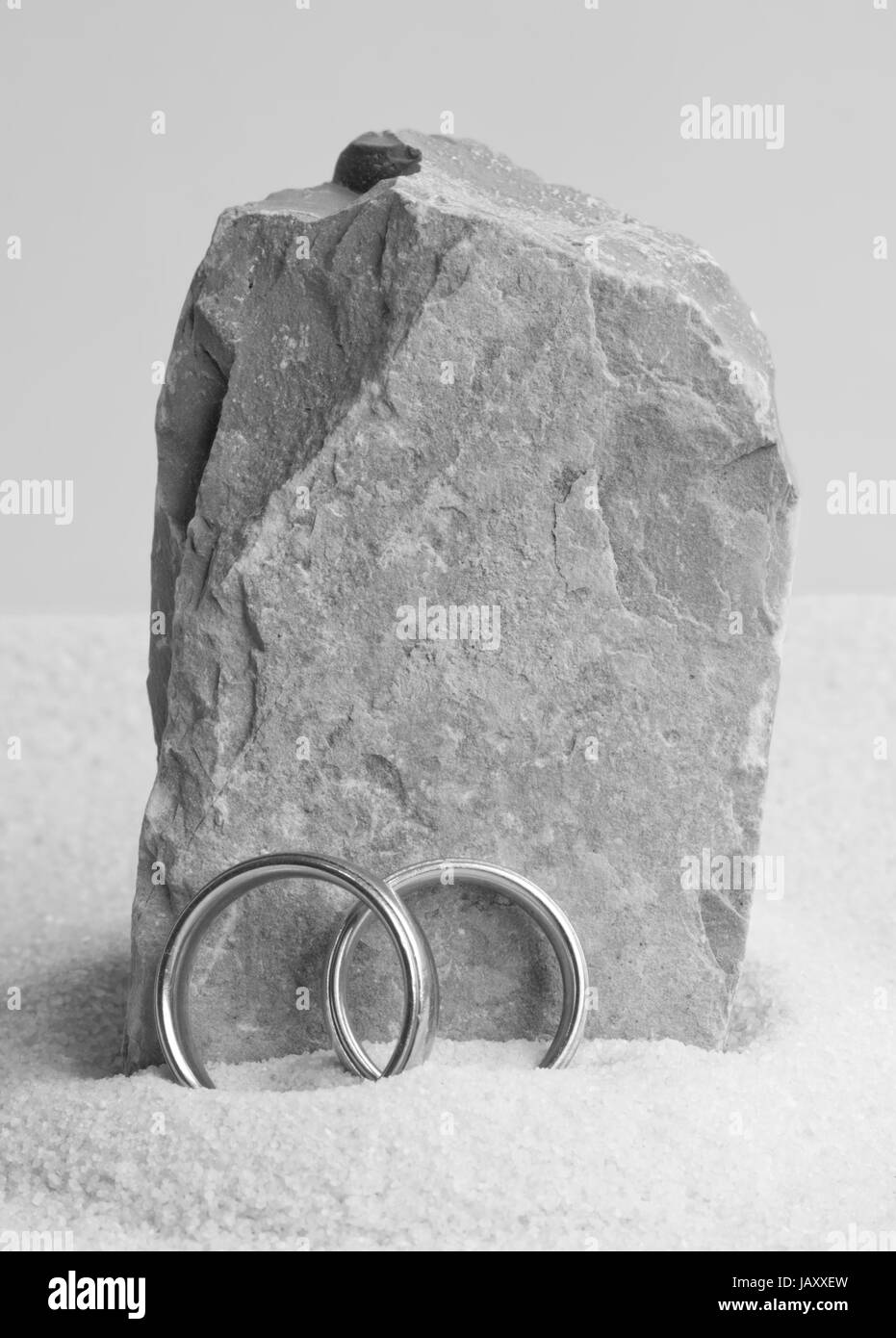 rings on rock sw Stock Photo - Alamy