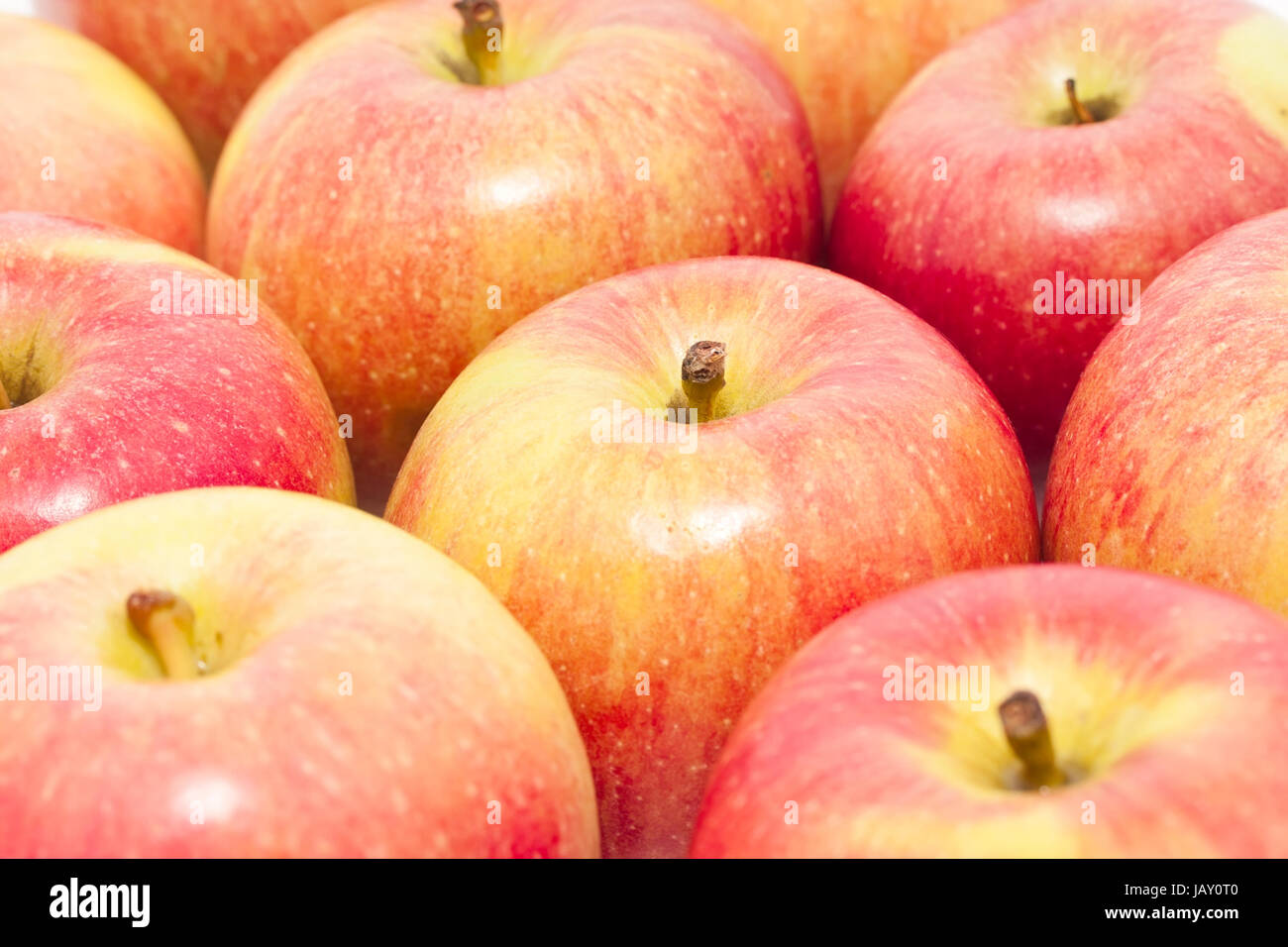 Many fresh apples making nice fruit background Stock Photo - Alamy