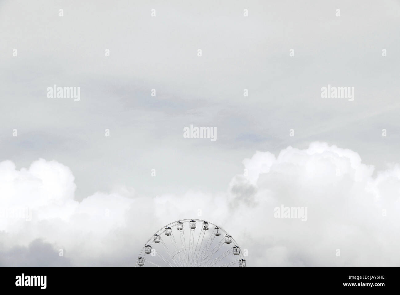 Empty ferris wheel uk hi-res stock photography and images - Alamy