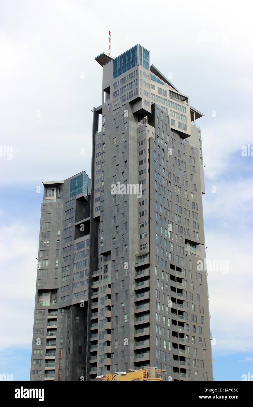 Hochhaus in Gdingen, Gdynia Stock Photo - Alamy