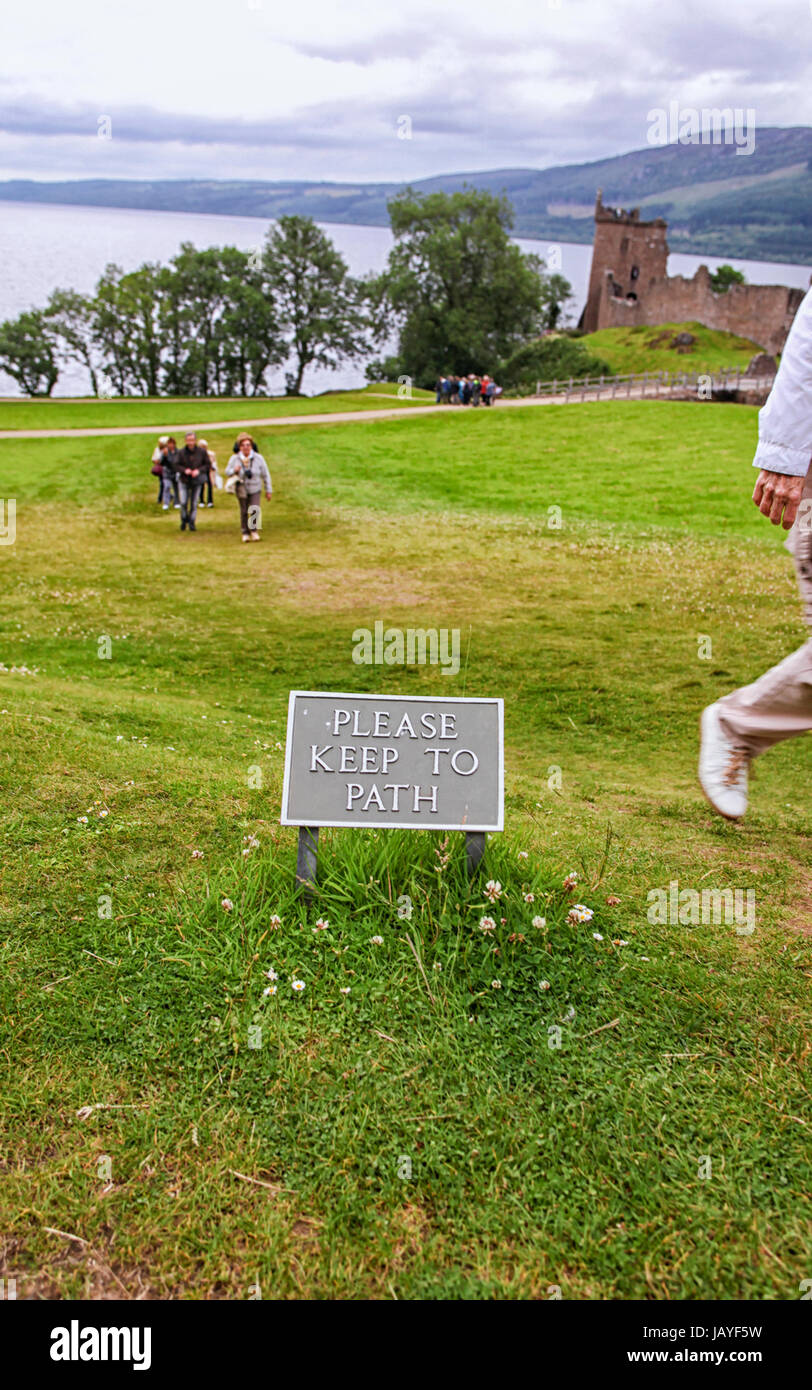 Please keep to the path sign hi-res stock photography and images - Alamy