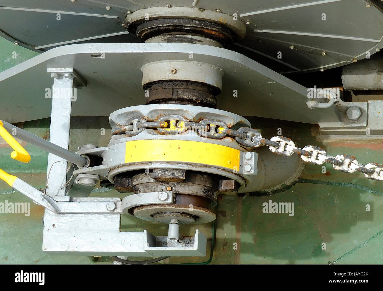 winch with chain on board a big ship Stock Photo - Alamy