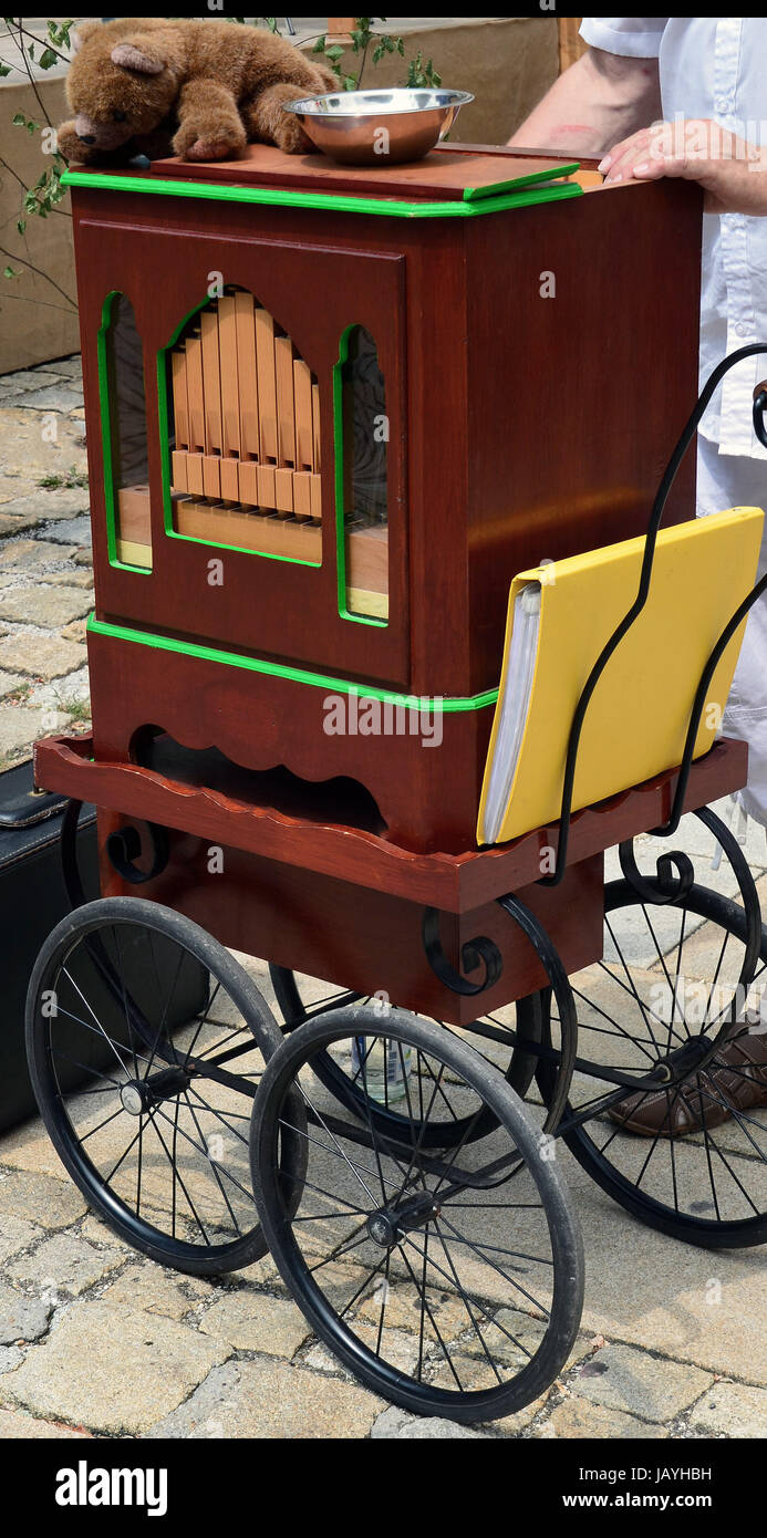 good old barrel organ Stock Photo - Alamy