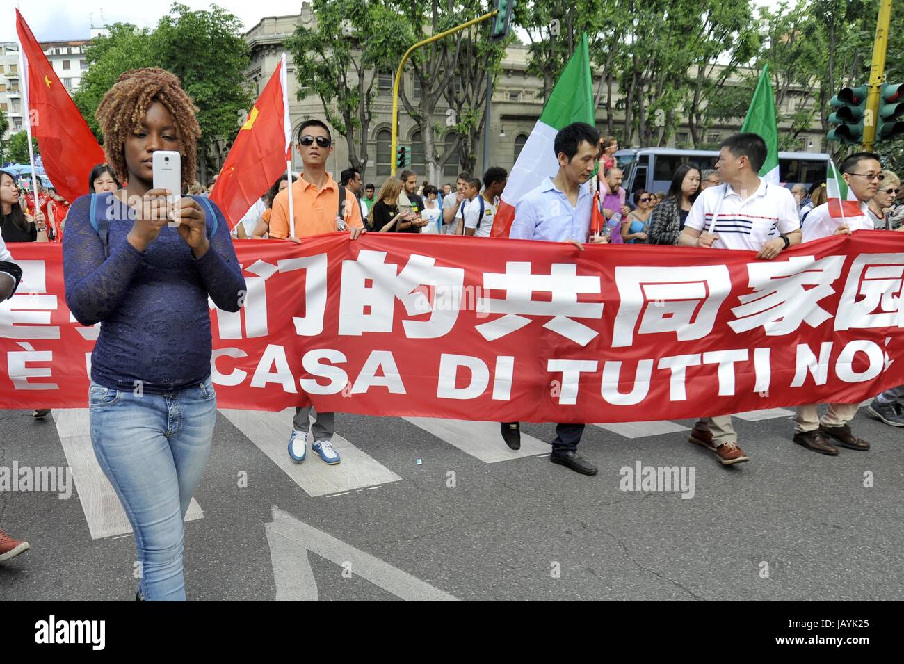 Immigration costume hi-res stock photography and images - Alamy