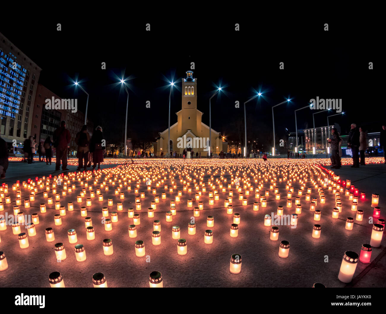 There were 20000 candles lit on the Freedom Square of Tallinn, the ...