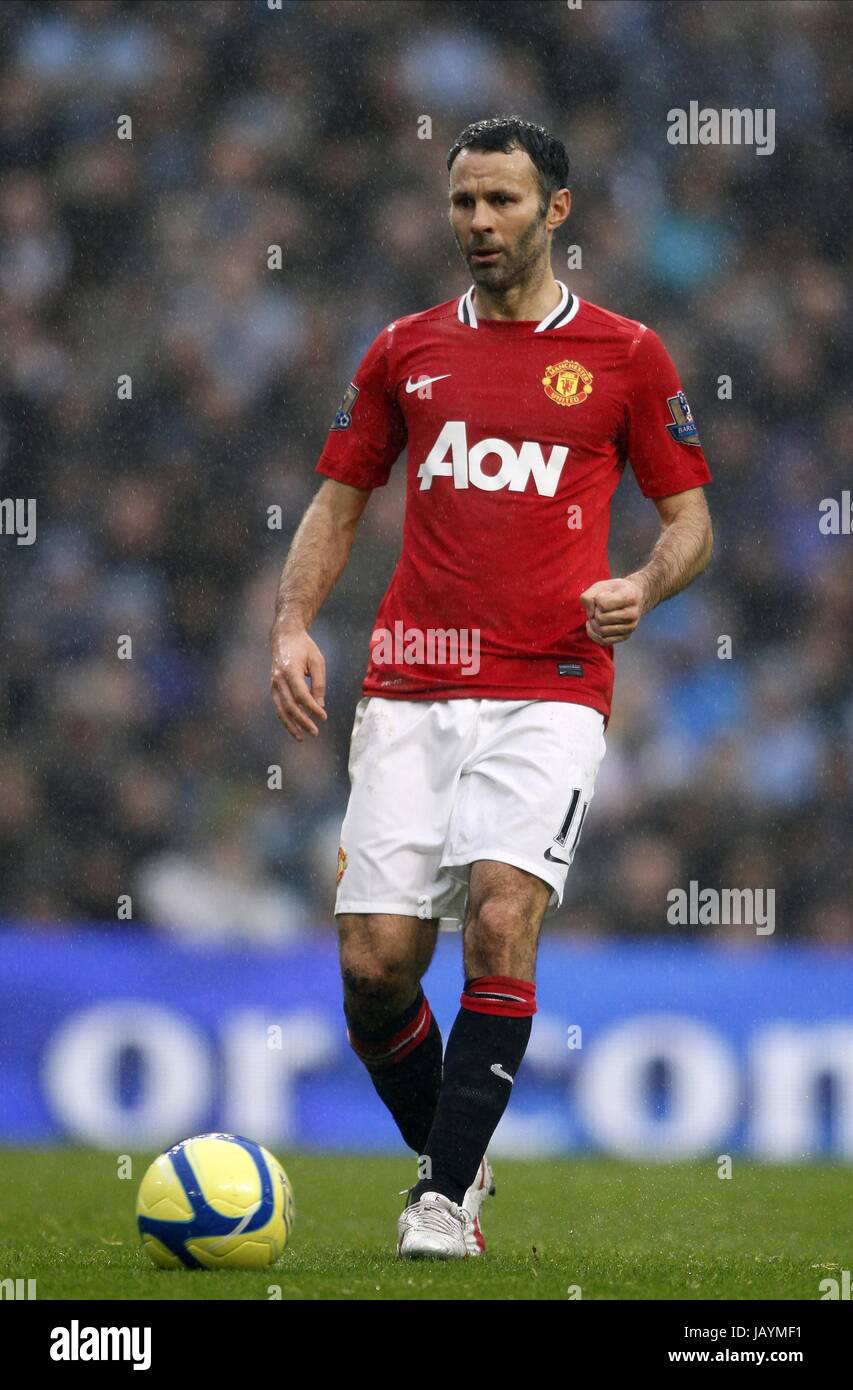 RYAN GIGGS MANCHESTER UNITED FC MANCHESTER UNITED FC ETIHAD STADIUM ...