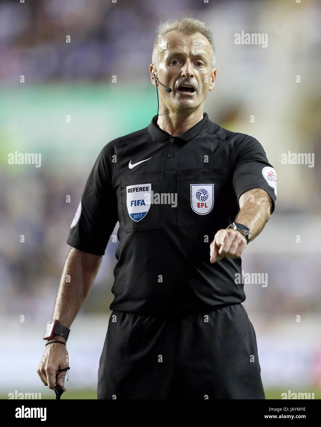 Referee Martin Atkinson Stock Photo - Alamy