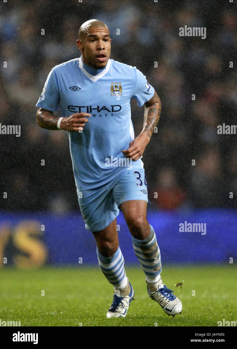NIGEL DE JONG MANCHESTER CITY FC MANCHESTER CITY FC ETIHAD STADIUM ...