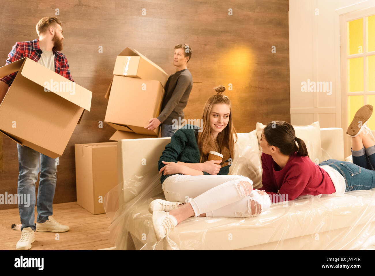 Moving coach hi-res stock photography and images - Alamy