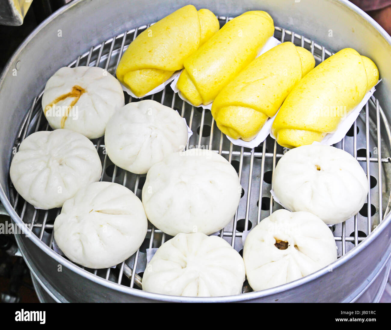 Chinese dumplings being steamed hi-res stock photography and images - Alamy