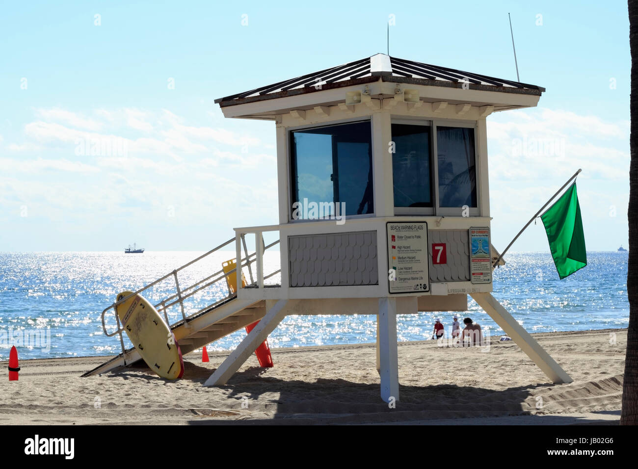 Lifeguard station beach fort lauderdale hi-res stock photography and ...