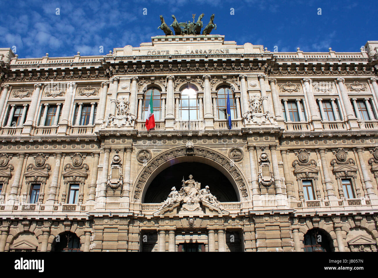 Palace of justice rome statue hi-res stock photography and images - Alamy