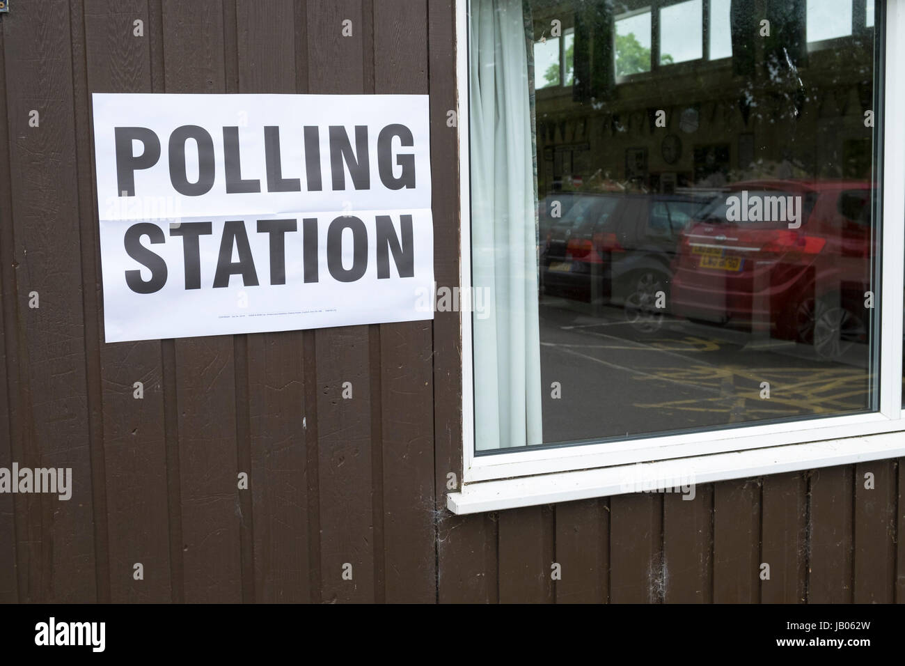 Polling station sign, uk Stock Photo - Alamy