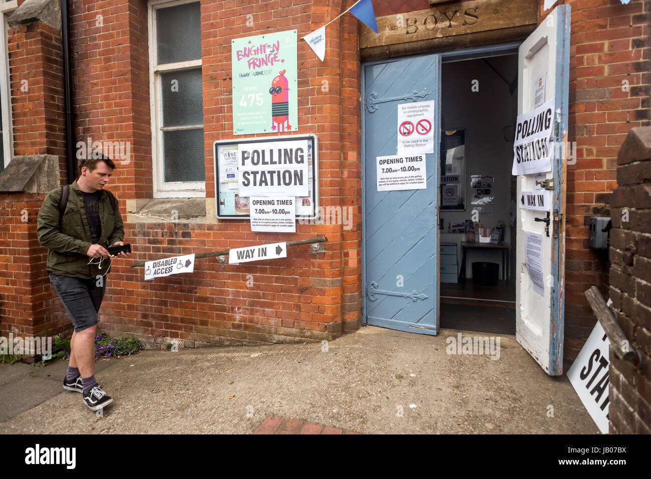 Brighton, UK. 08th June, 2017. Polling stations in Brighton and Hove ...