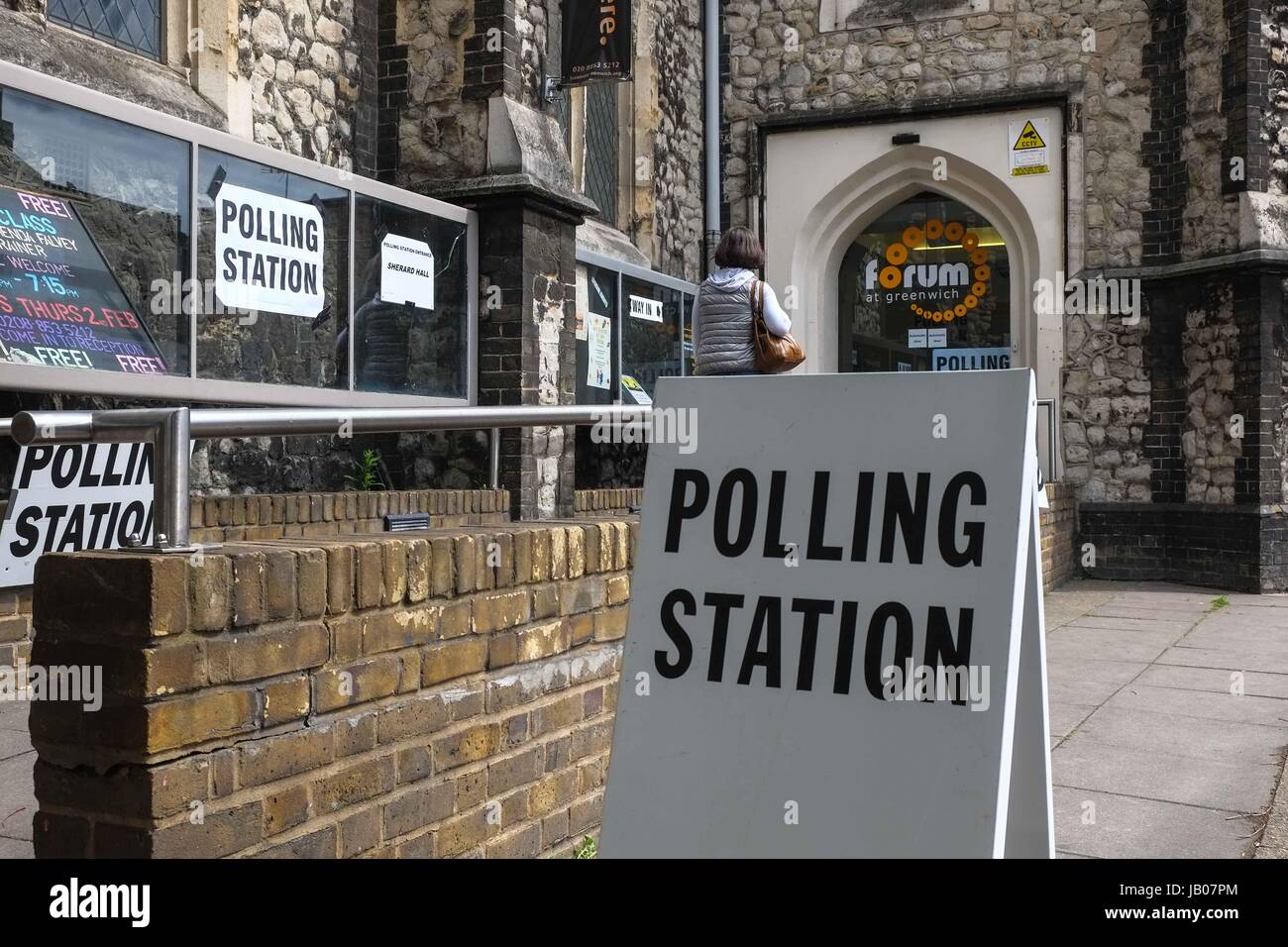 London: 8th June 2017. Voters at polling station in Greenwich South ...