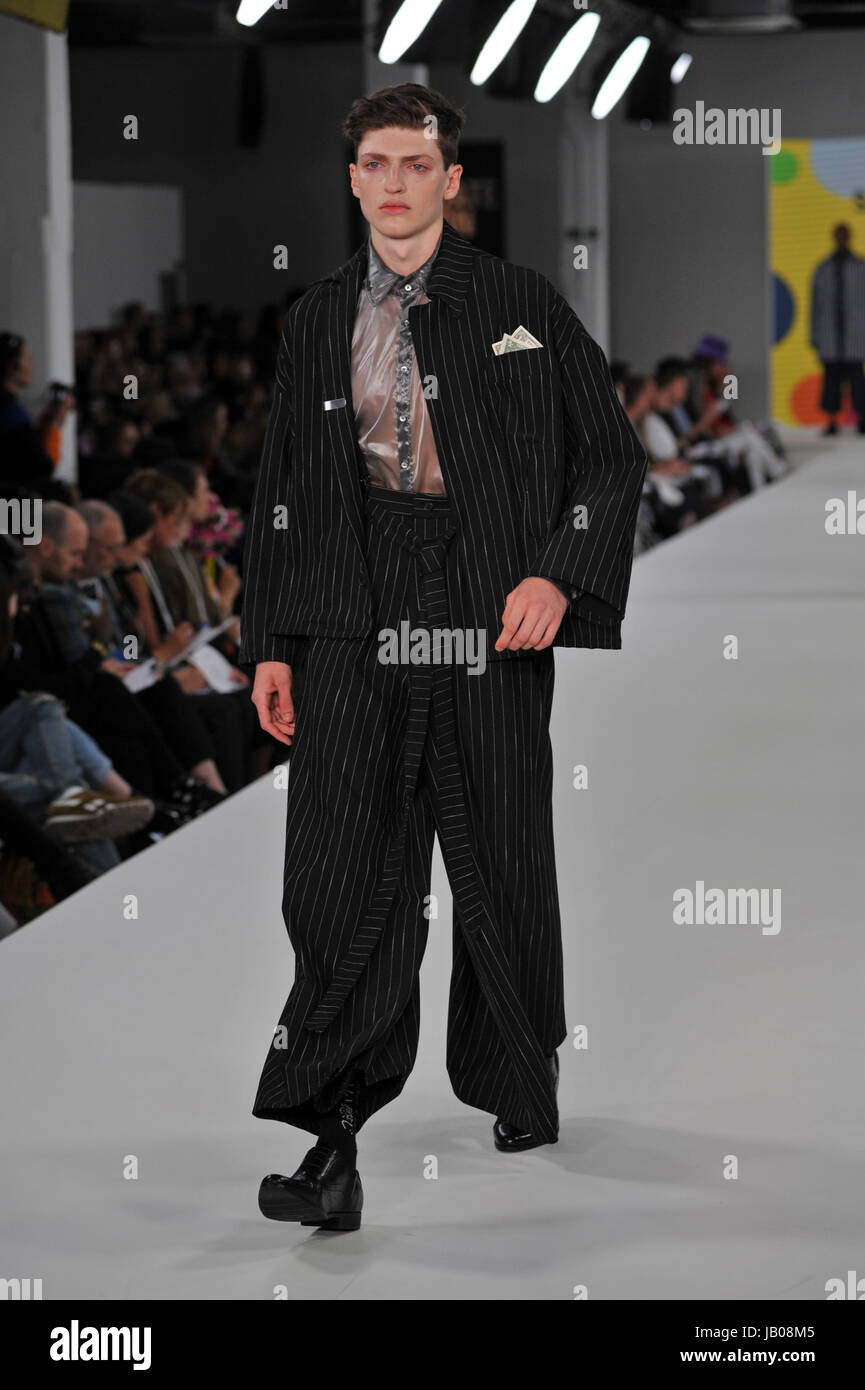 Sarah rafferty london hi-res stock photography and images - Alamy