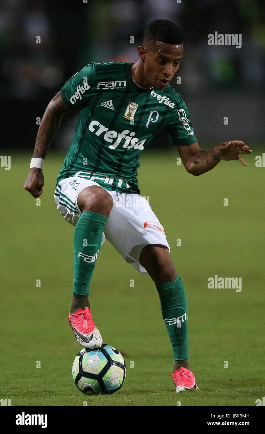 Curitiba, Brazil. 07th June, 2017. The player Tchê Tchê, of SE ...