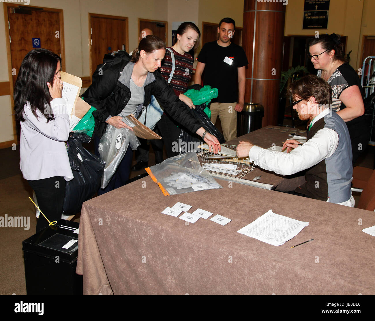 General election 2017 vote counting hi-res stock photography and images ...